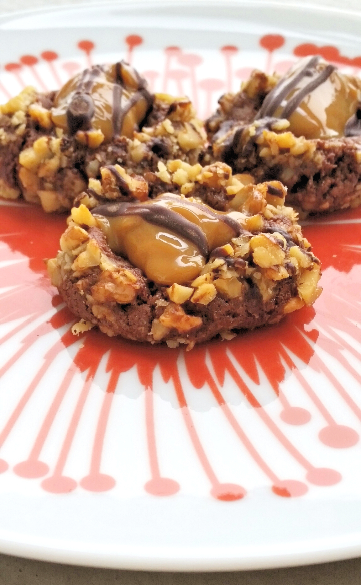 Choklad cookies med dulce de leche - ZEINAS KITCHEN