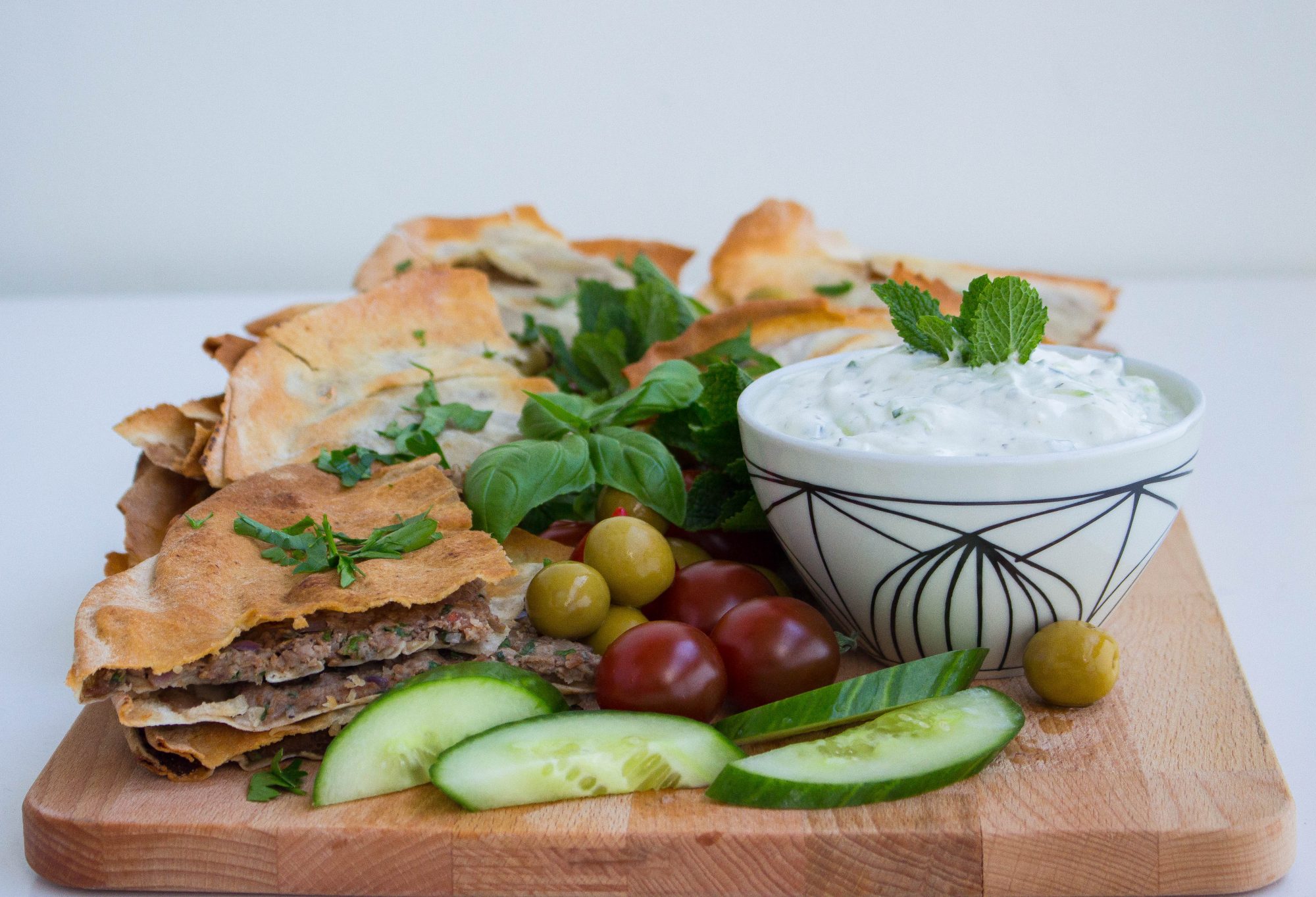 Arayes- Köttfärsfyllda pitabröd - Zeinas Kitchen