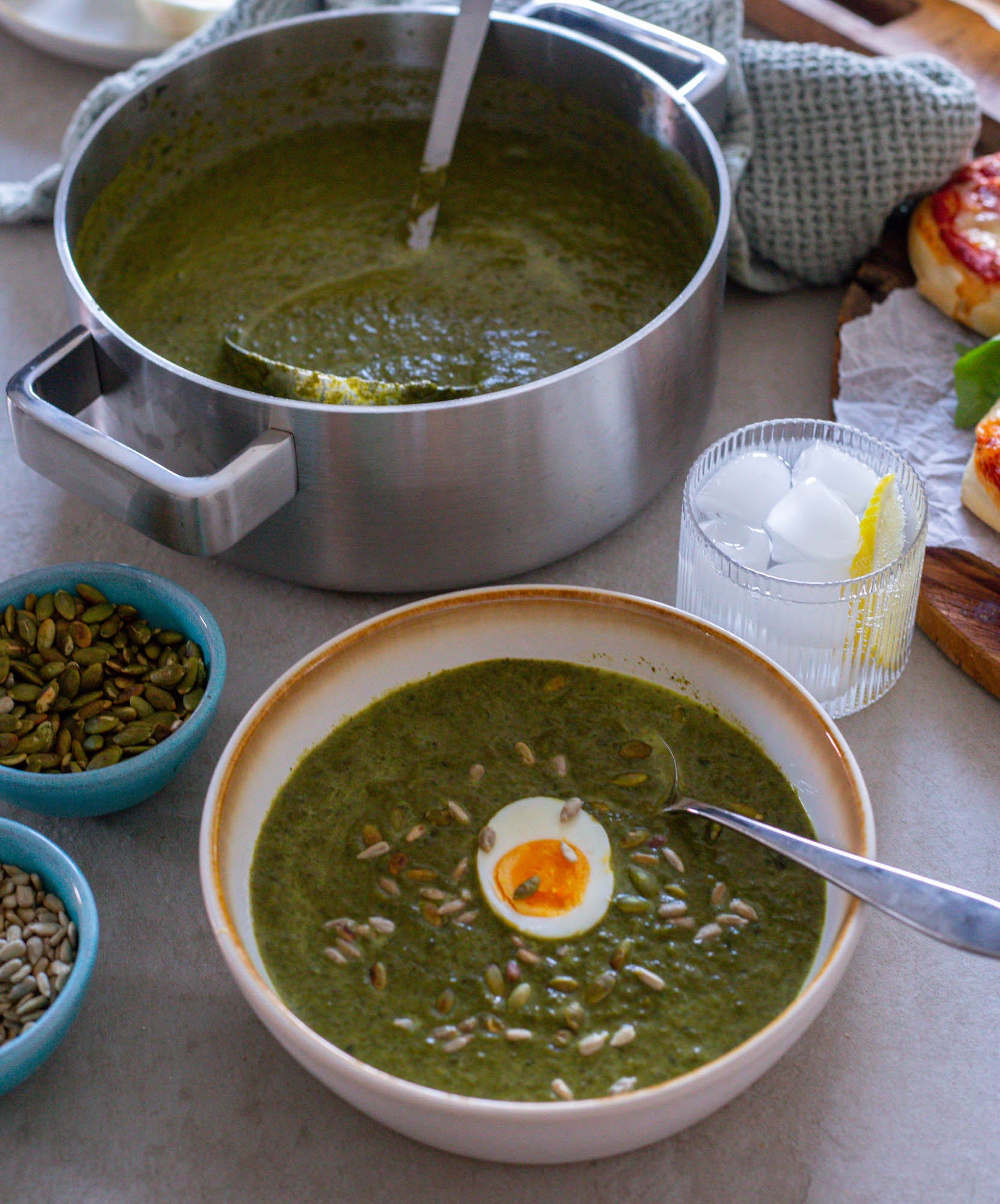 Spenatsoppa med ägghalva - Zeinas Kitchen