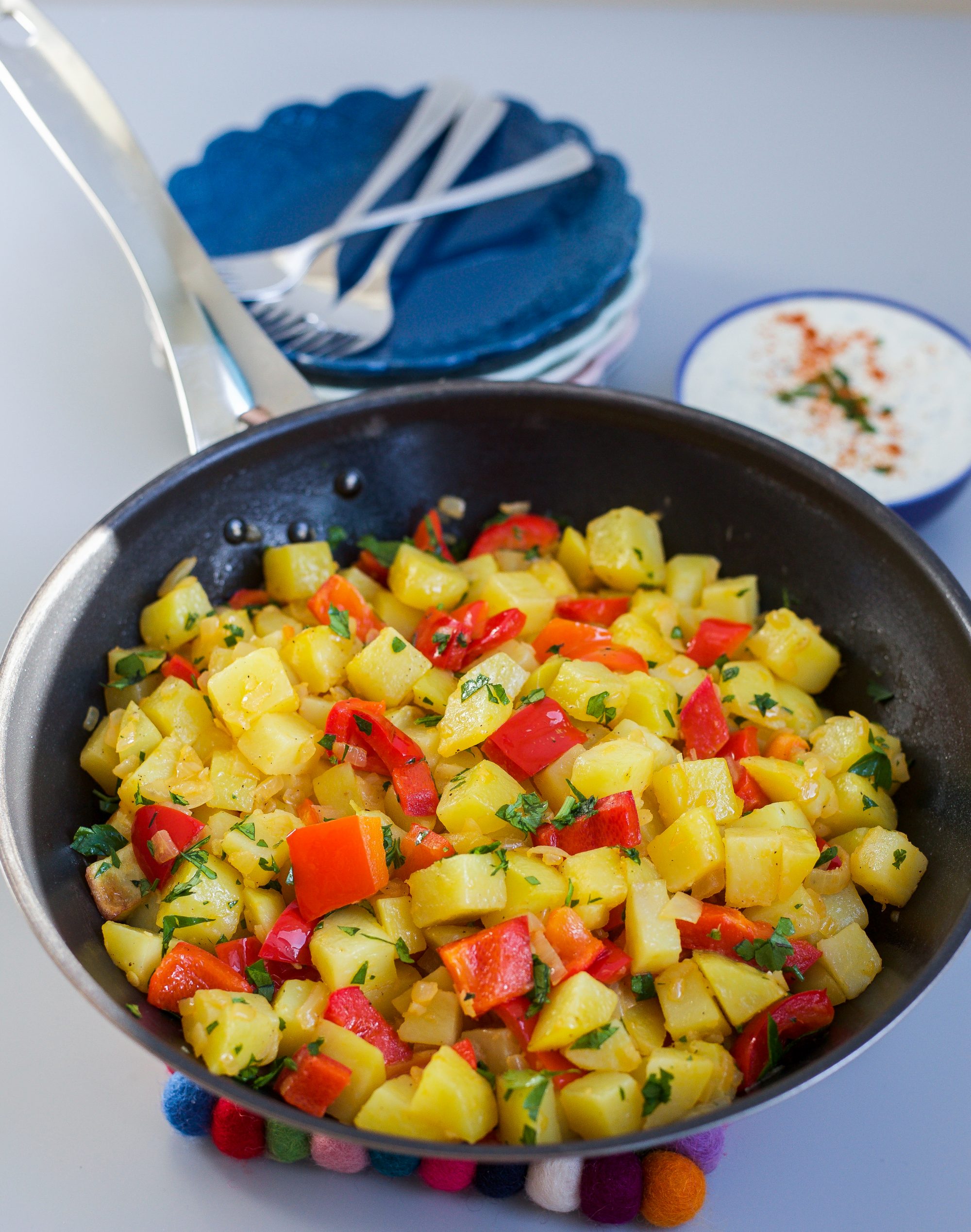 Stekt potatis med vitlök och paprika - ZEINAS KITCHEN